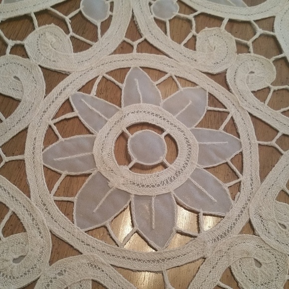 Vintage | Dining | Vintage Off White Centerpiece Sheer Fabric Doile ...